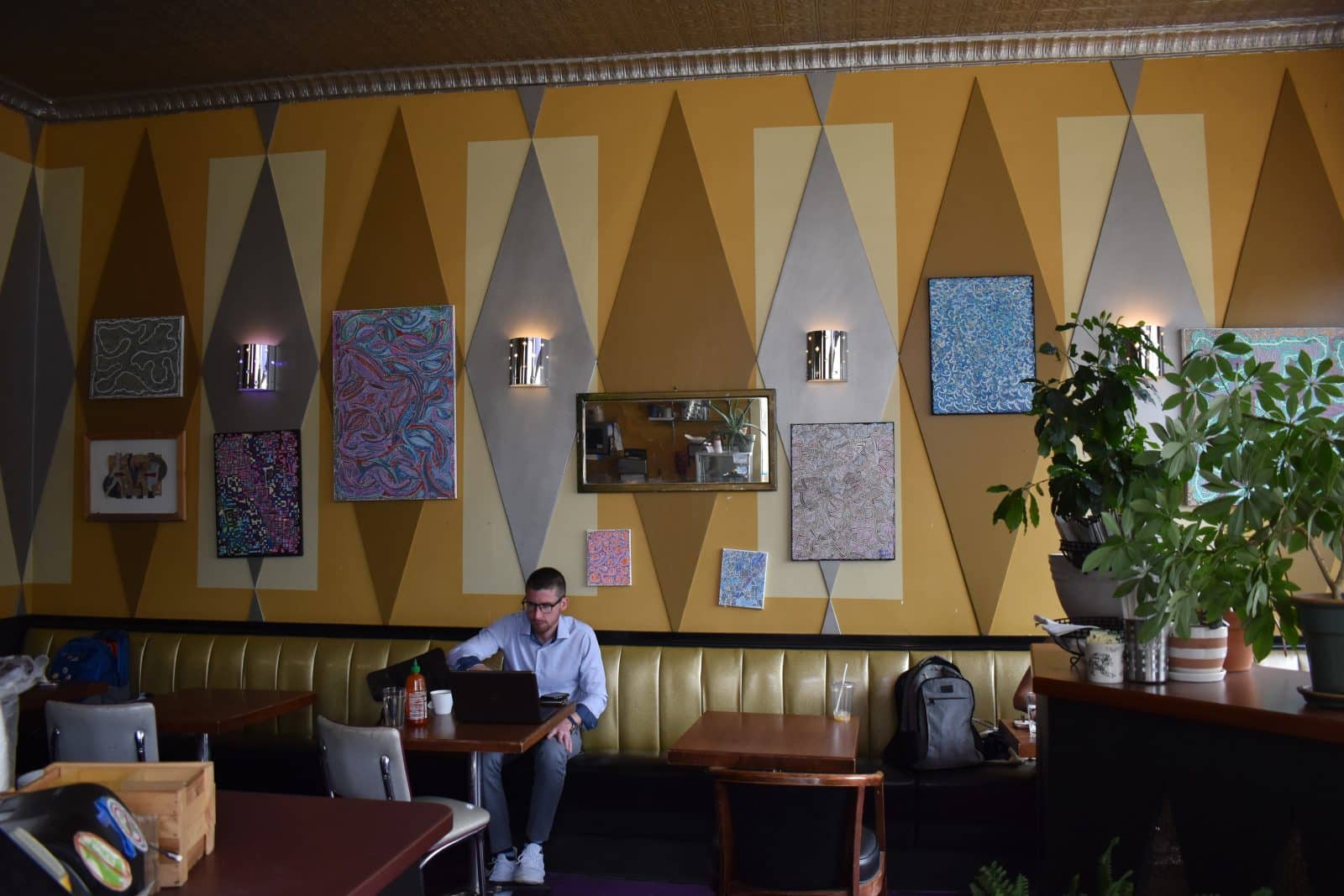 The café cult of Patrick Downey – Tone Madison