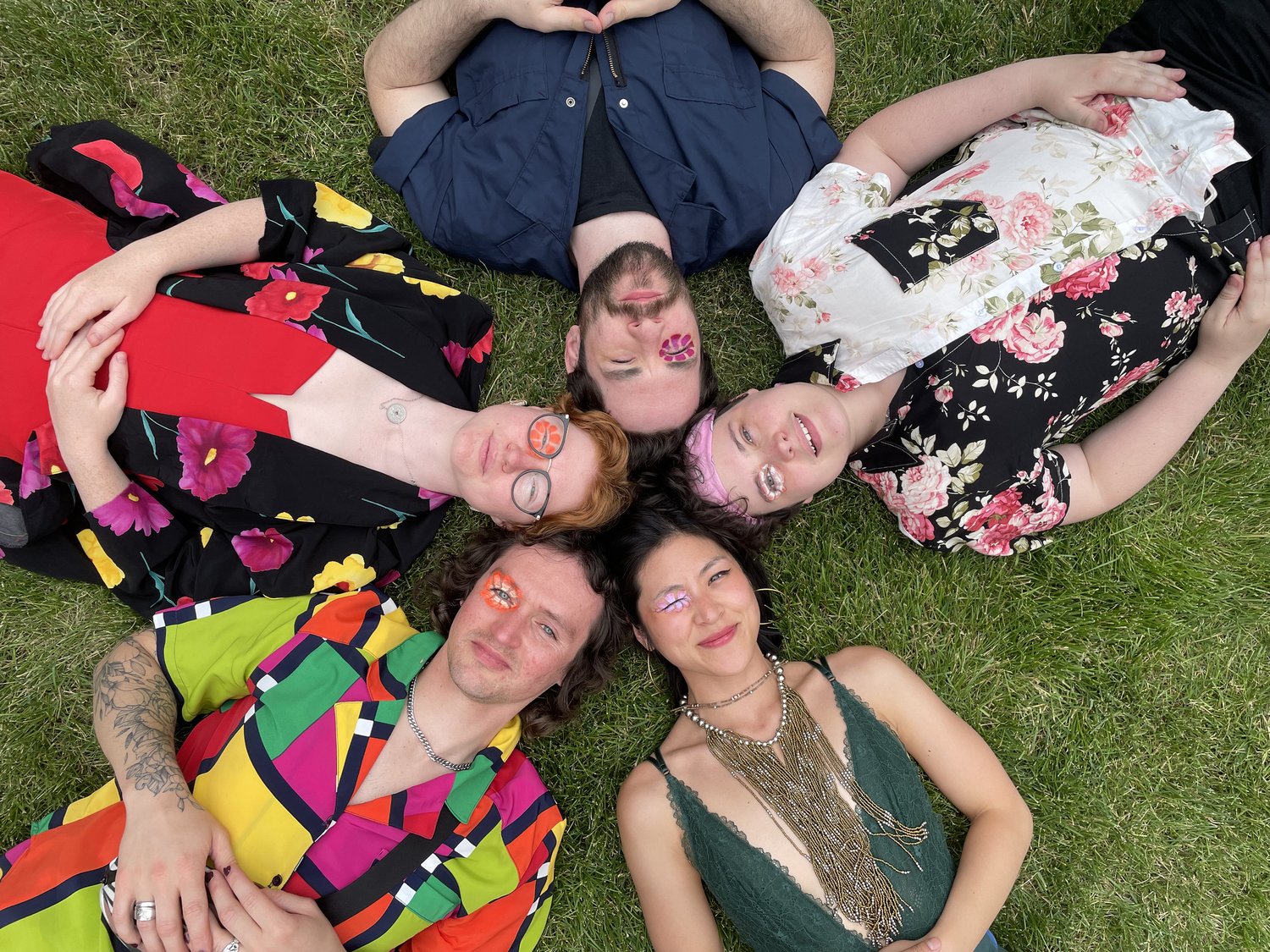 A collection of artists and artisans are launching the new "Instar ...